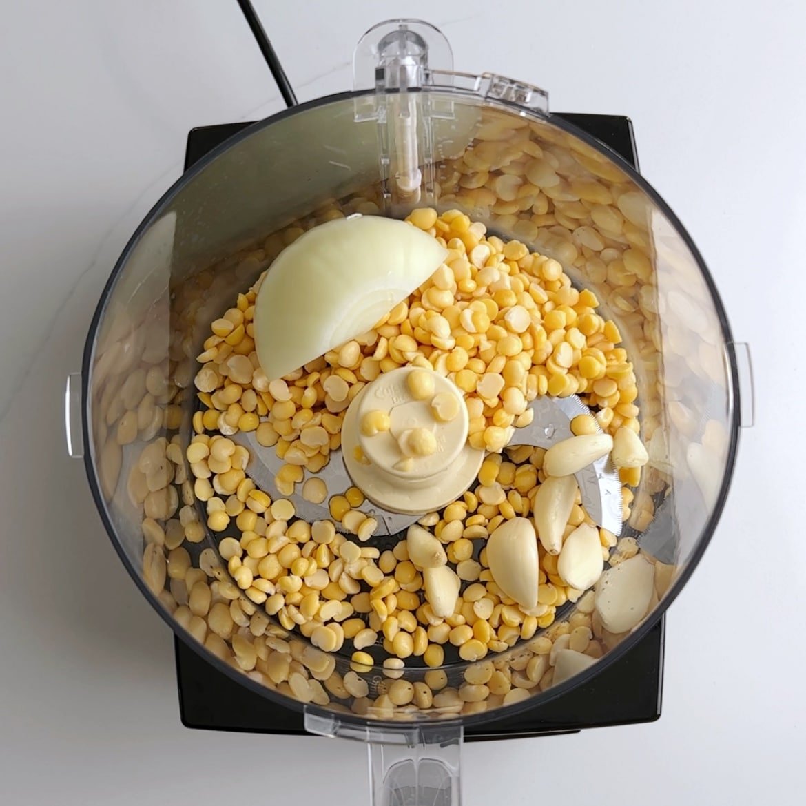 Guyanese Pholourie (Split Peas Fritters) - Metemgee