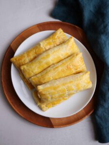 Guyanese Cheese Rolls - Metemgee